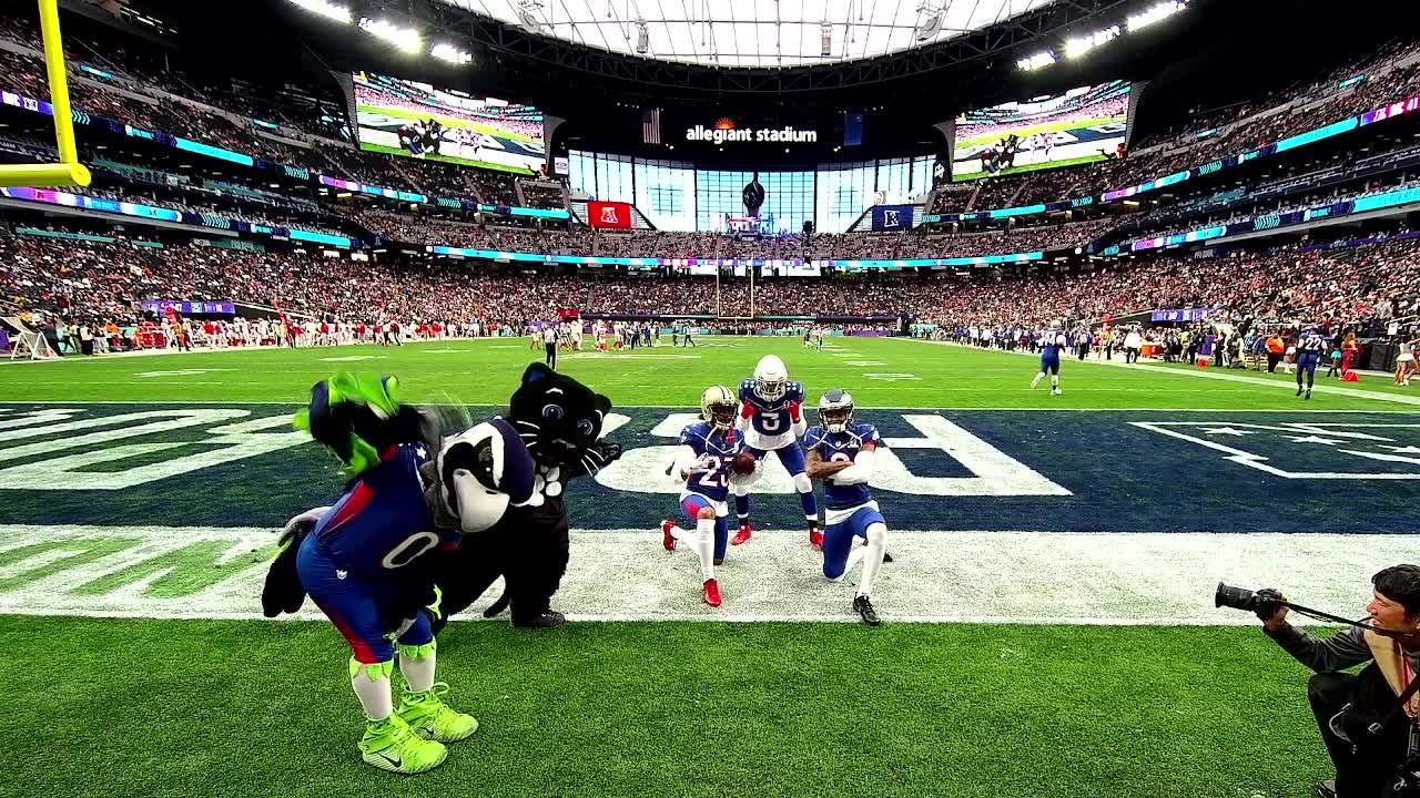 Showtime Cam: Marshon Lattimore & Cam Jordan celebrate after INT | 2022 ...