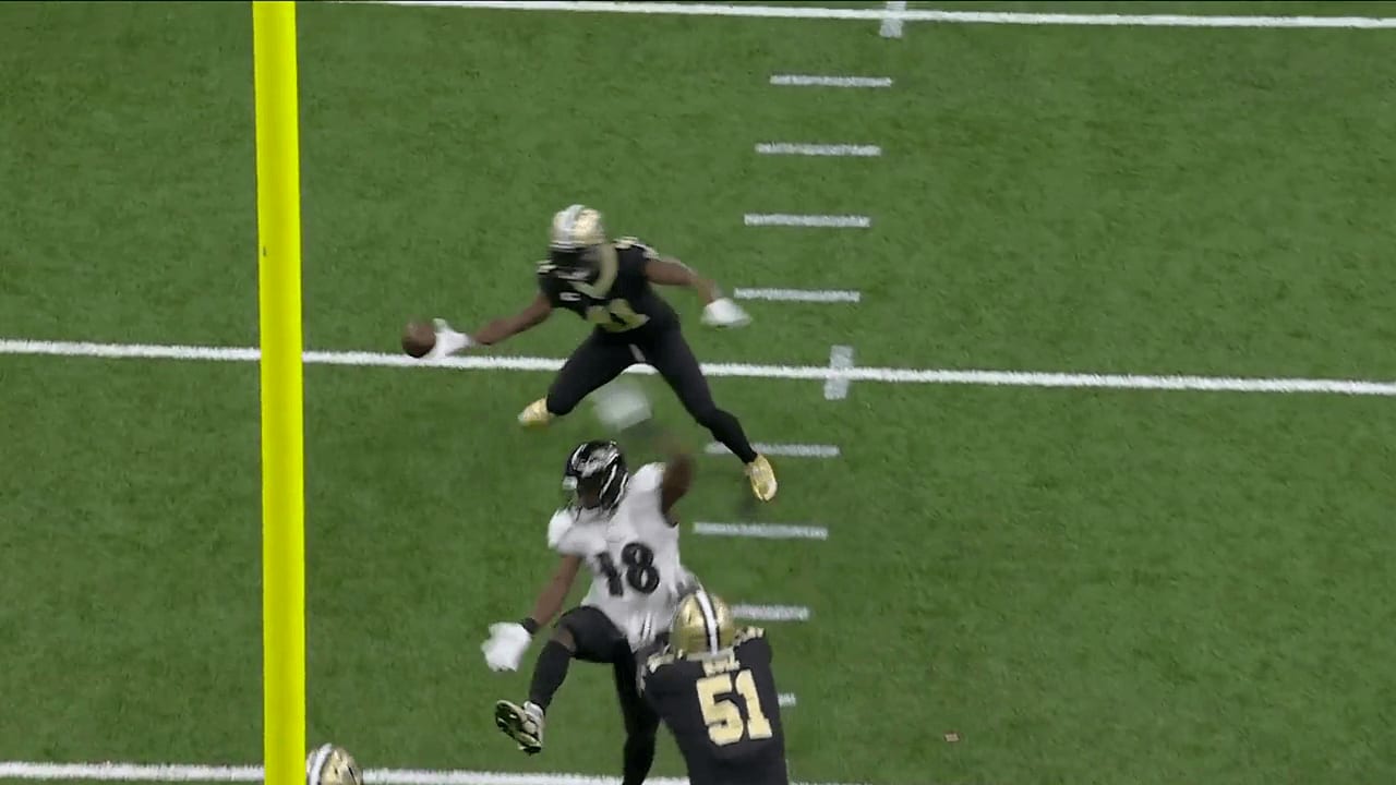 Alvin Kamara puts his concentration on display on juggling one-handed grab - Saints Ravens ...