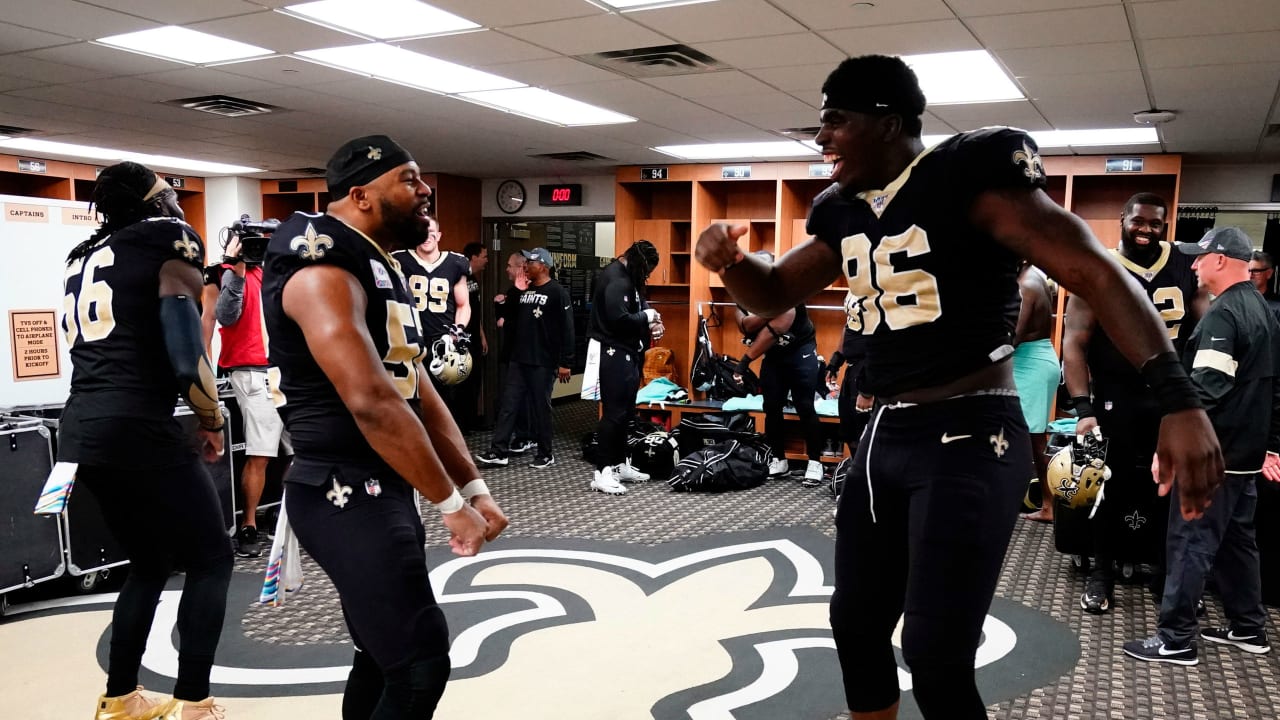 Photos: Locker Room Celebration | Saints-Buccaneers Week 5 2019