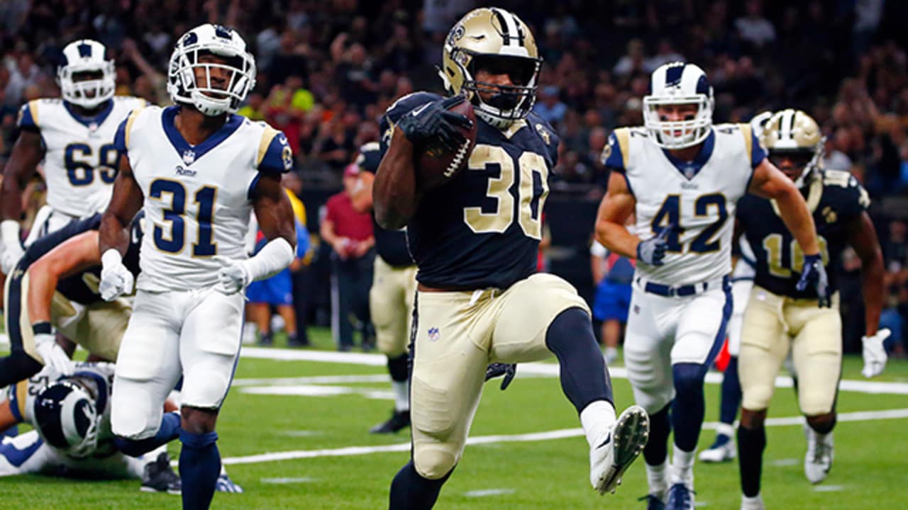 Boston Scott runs around defense for 4-yard TD