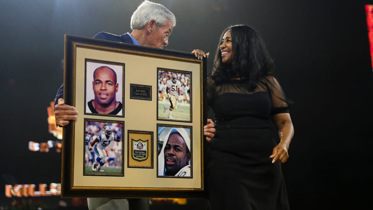 Photos: Sam Mills, Pro Football Hall of Fame Class of 2022 gold jacket ...