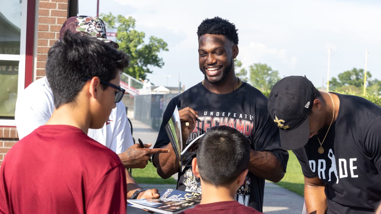 Photos: Kirk Merritt brings food drive to Destrehan High School with ...