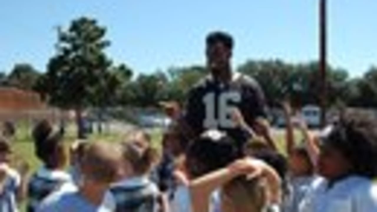 Brandon Coleman visits Kenner Discovery Health Sciences Academy as part ...