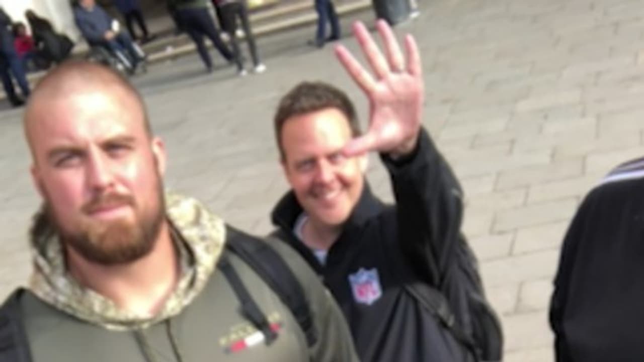 Saints RB Mark Ingram shows off Italy with Marc Sessler on USO NFL Tour