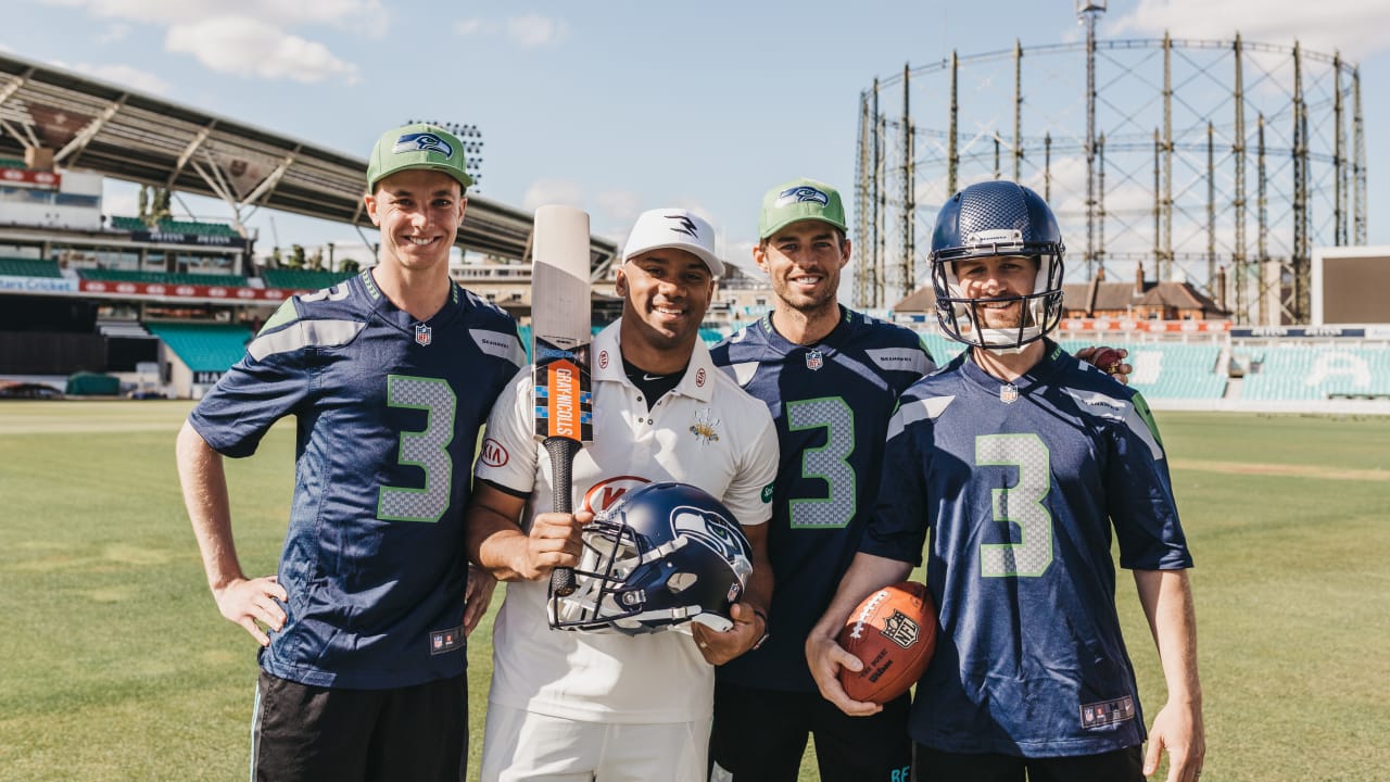 Russell Wilson Puts Throwing Skills On Display at The Oval