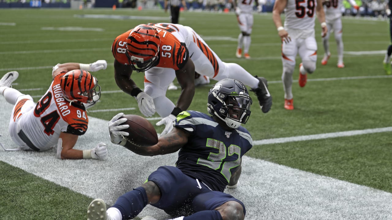 2019 Week 1: Chris Carson Breaks Tackles On Way To Second Touchdown