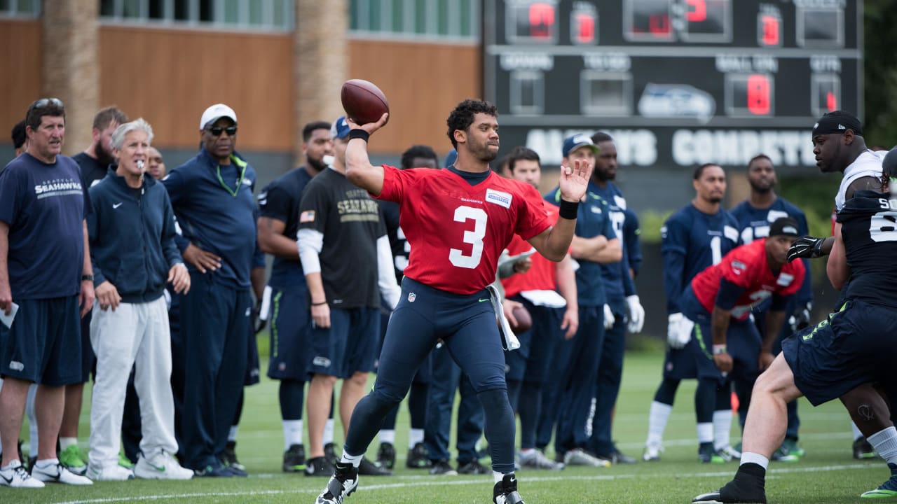 Wednesday Round-Up: Which NFL Team Has 2016's Best Quarterback Situation?