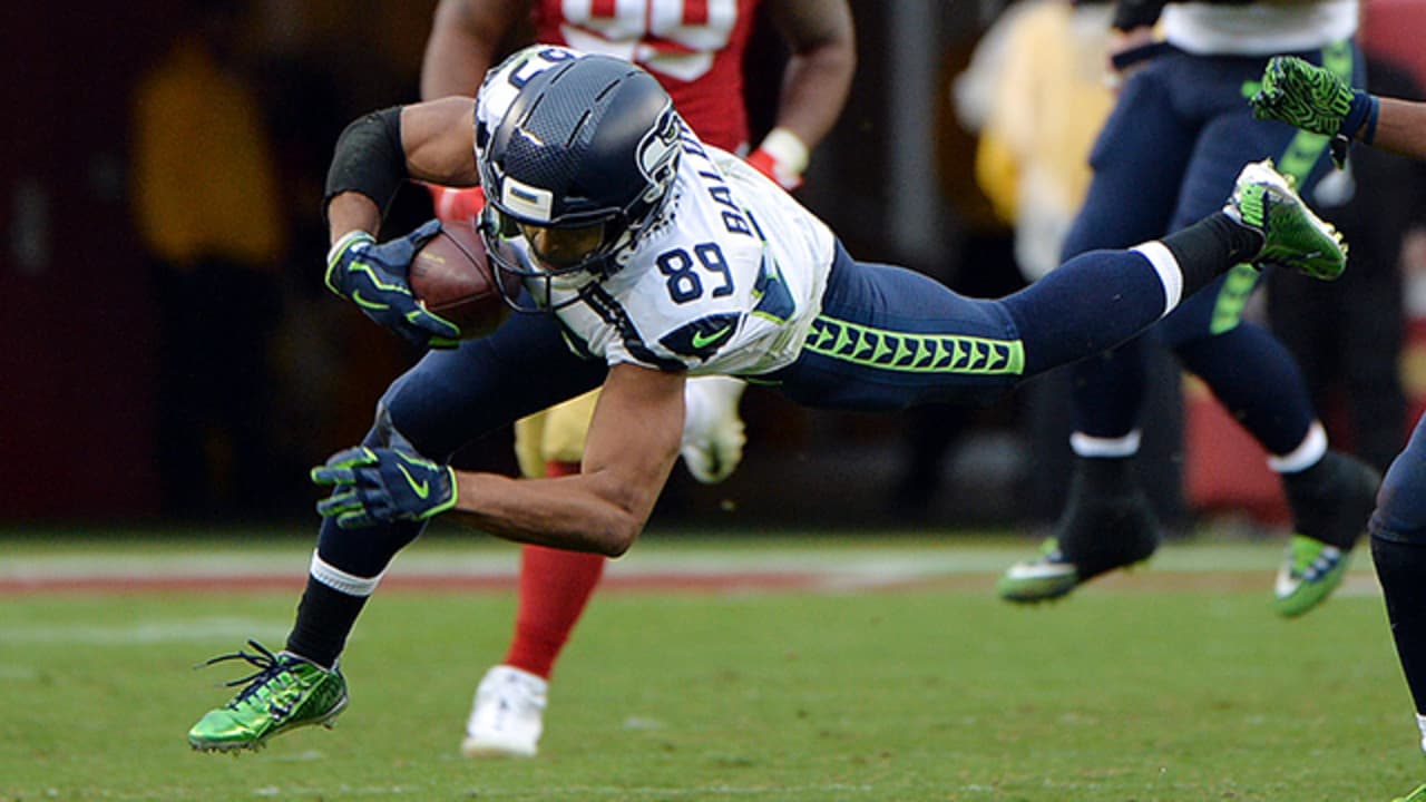 Doug Baldwin Leaps For 23-Yard Catch