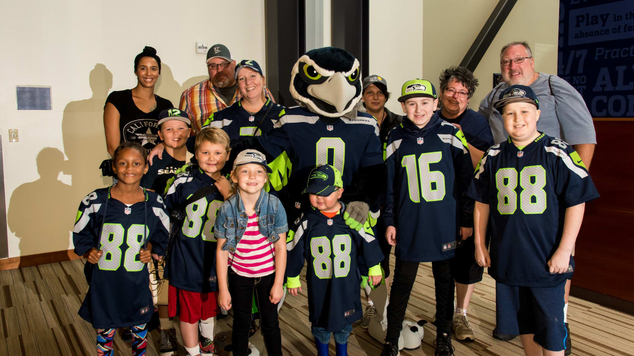 Seahawks Grant Wishes For Youth