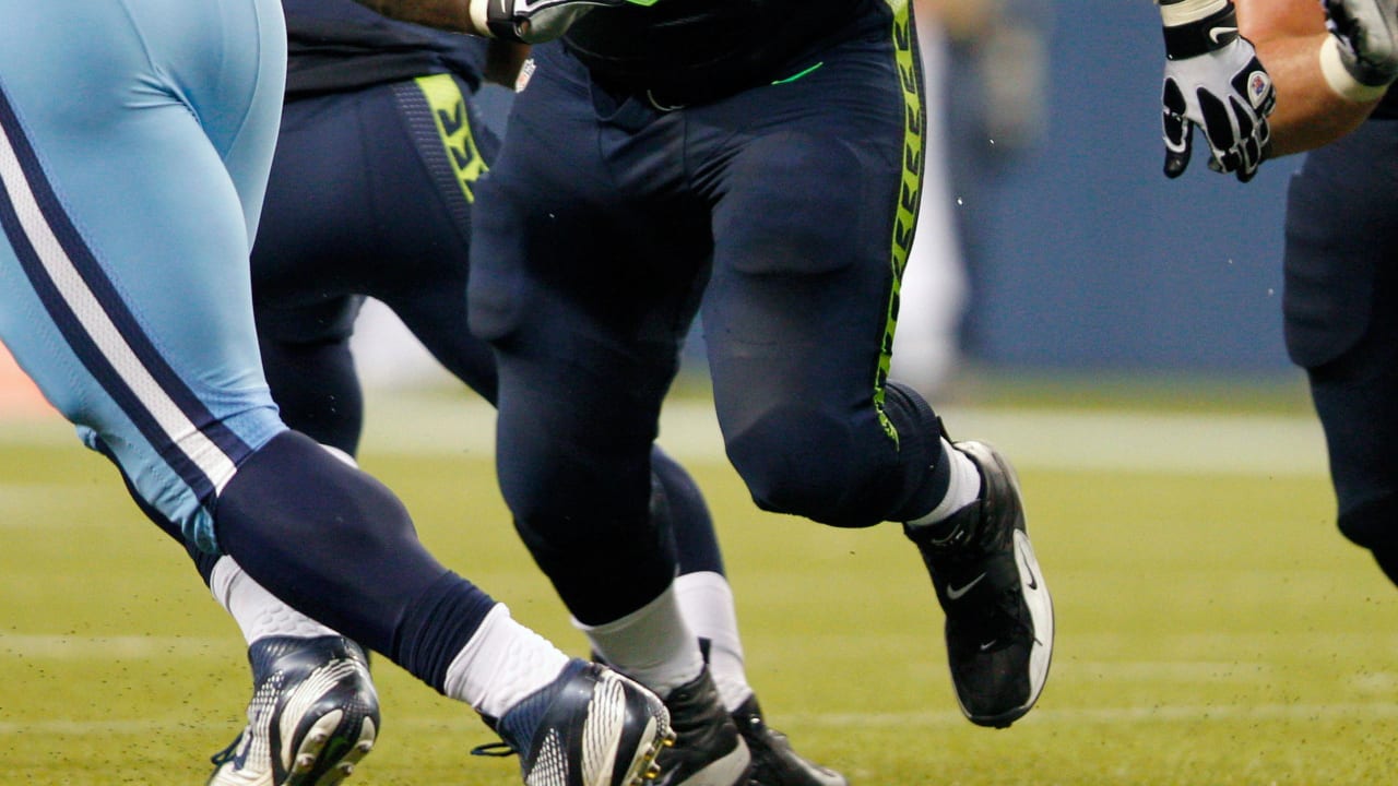 Seahawks re-sign offensive lineman Lemuel Jeanpierre