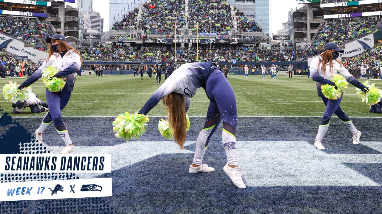 PHOTOS: Seahawks Dancers Perform During Week 17 vs. Lions