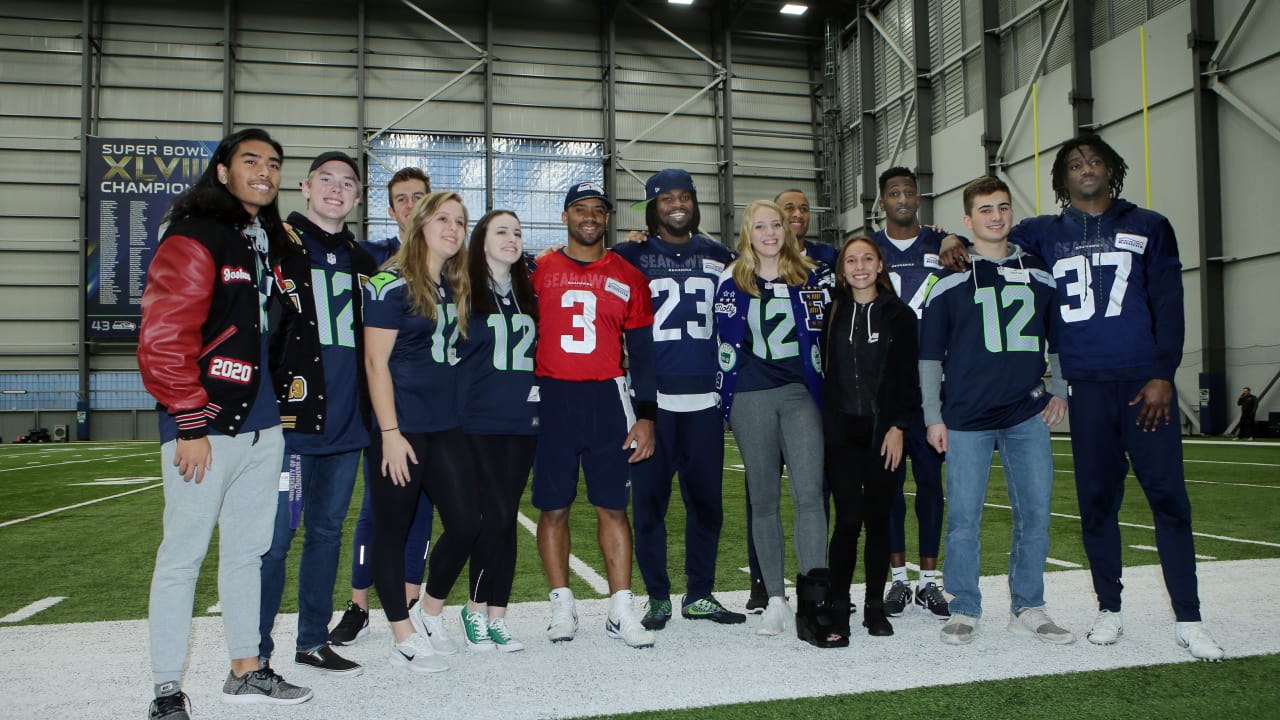 Seahawks Host 2018 CenturyLink High School Athletes of the Week at VMAC
