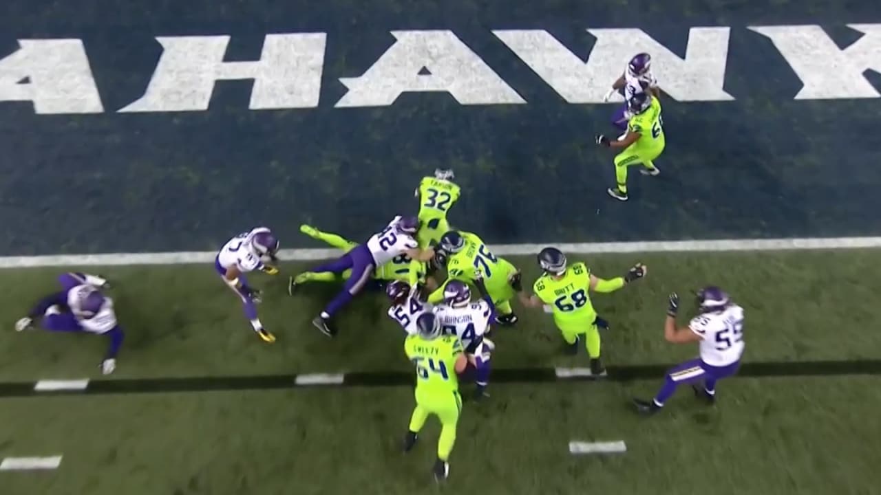 Chris Carson Hammers Home Game's First Touchdown
