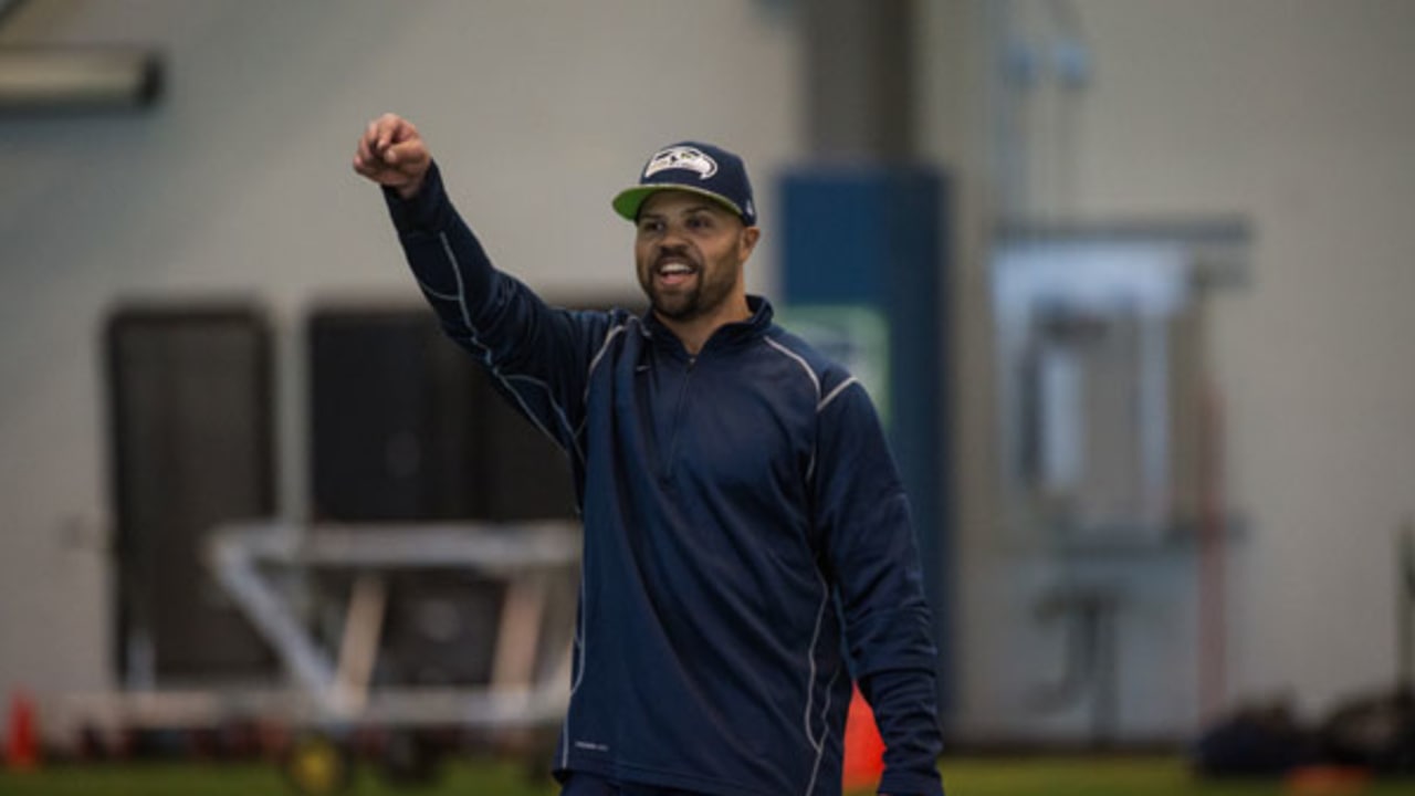 New Year’s Day in Hawkville: Seahawks practicing as they play during ...