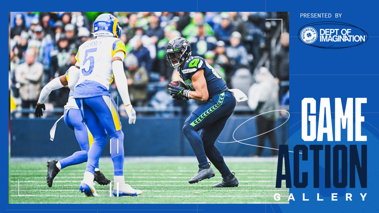 PHOTOS: Must-See Action Shots From Sunday vs. the Rams