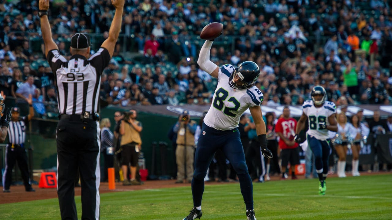 Photos - Seahawks at Raiders