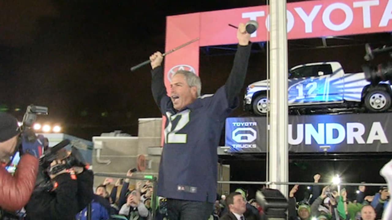 12th MAN Flag Raiser Interview - Fred Couples