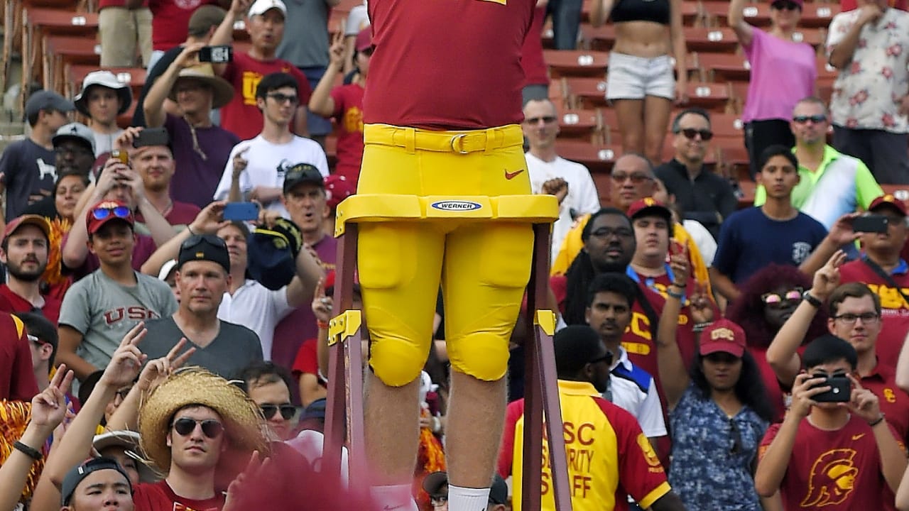 Pete Carroll “Couldn’t Stop Crying” Watching Jake Olson’s USC Debut