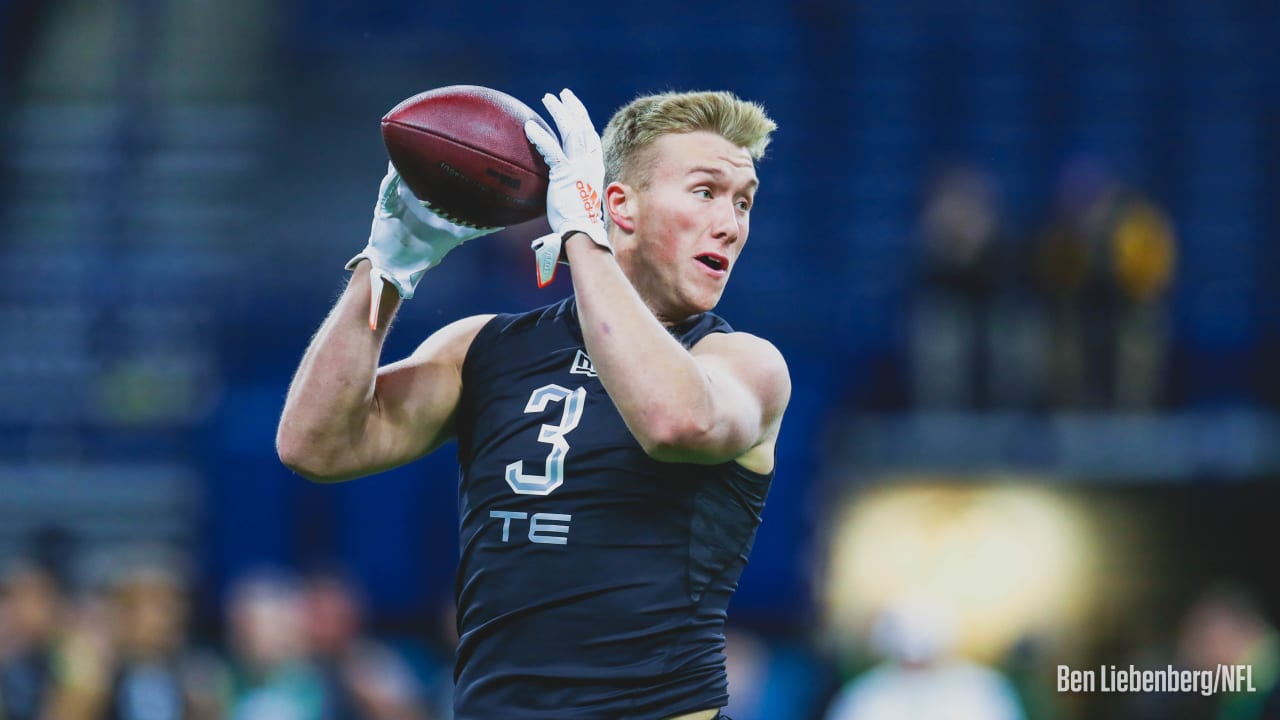 Florida Atlantic Owls Tight End Harrison Bryant shows Hands On Gauntlet ...