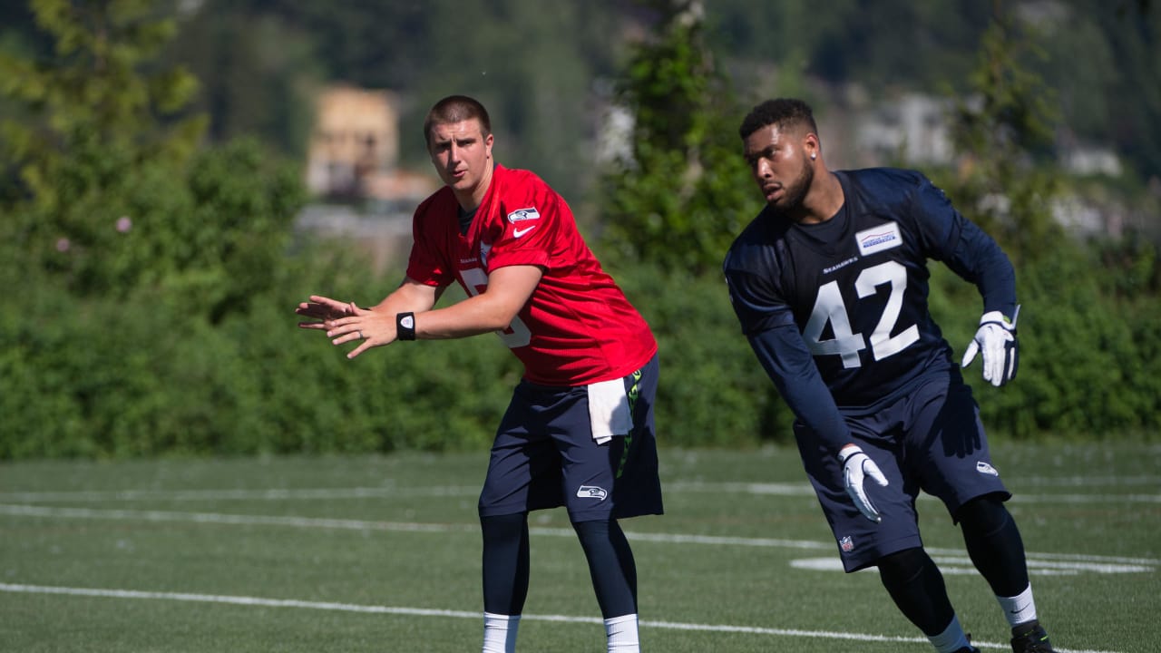 Seattle Seahawks Sign Quarterback Jake Heaps