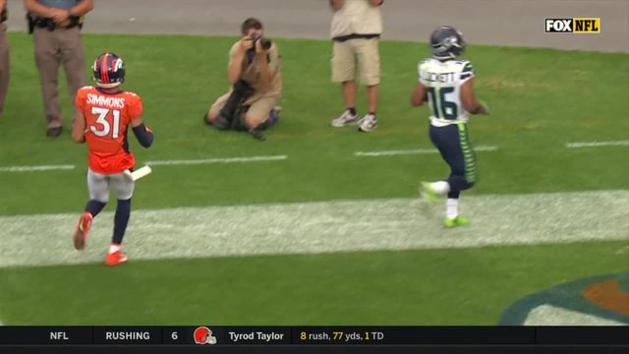Russell Wilson Airs It Out To Tyler Lockett For 51-Yard Touchdown