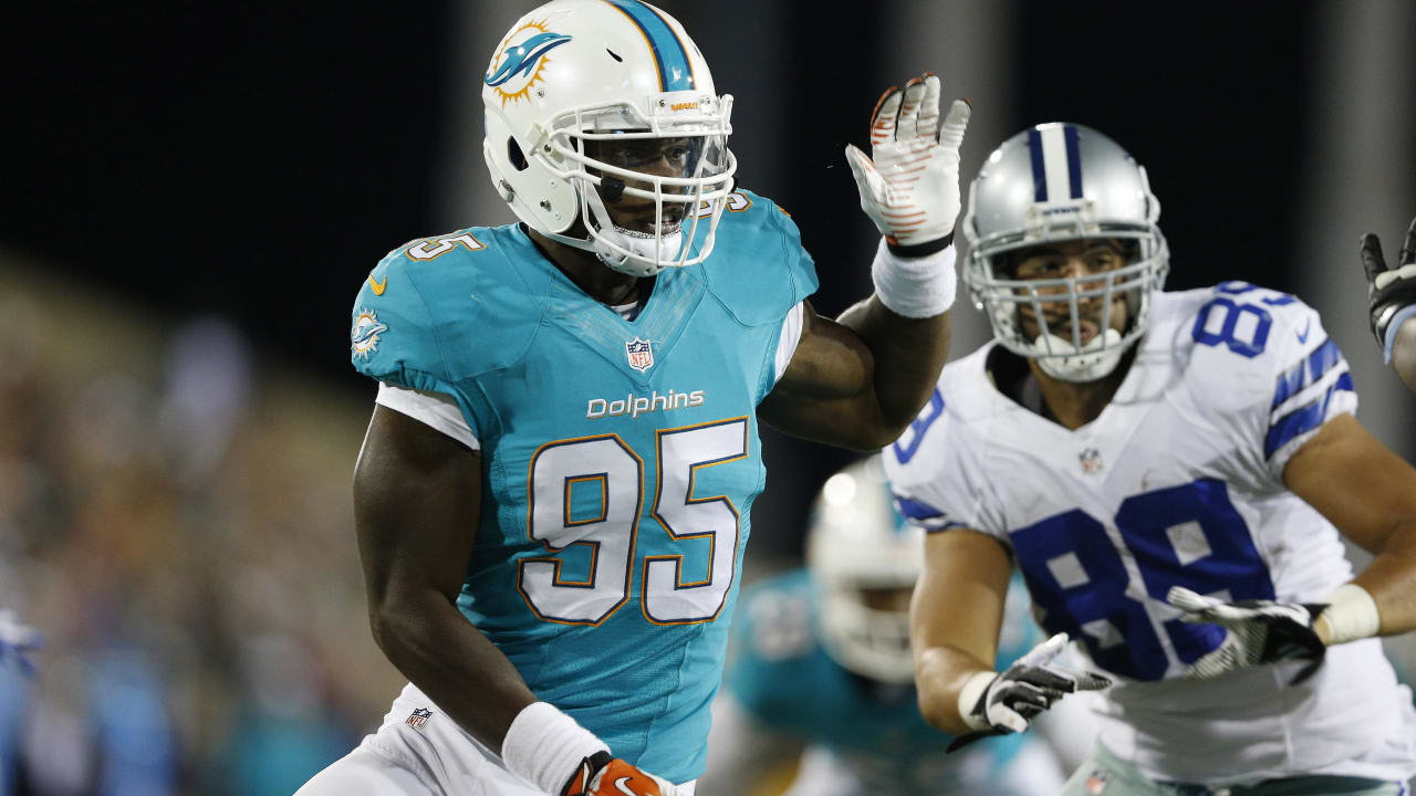 Seahawks Sign Defensive End Dion Jordan