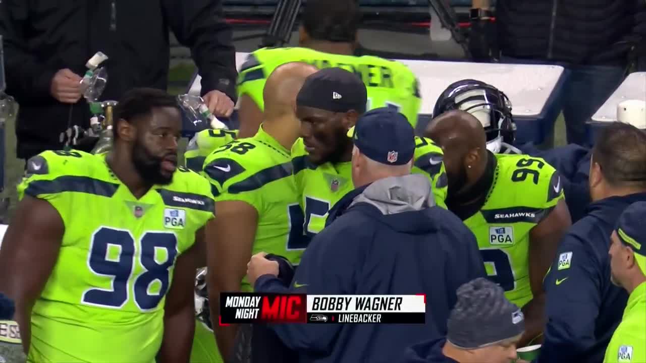 Bobby Wagner Rallies Seahawks Defense On The Sideline