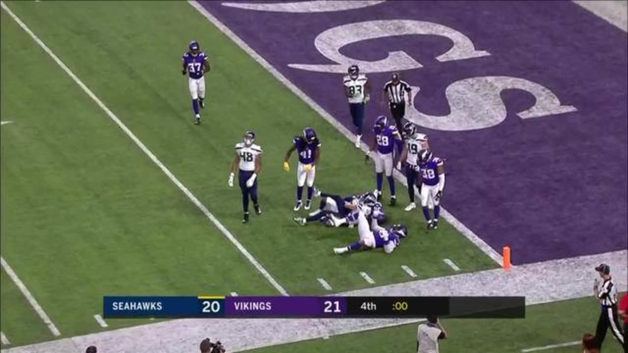 Seahawks' Last-Second 55-Yard Pass Falls Short Of End Zone