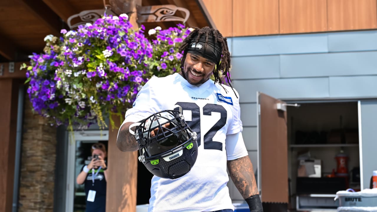 Seahawks Sign 14 To Practice Squad