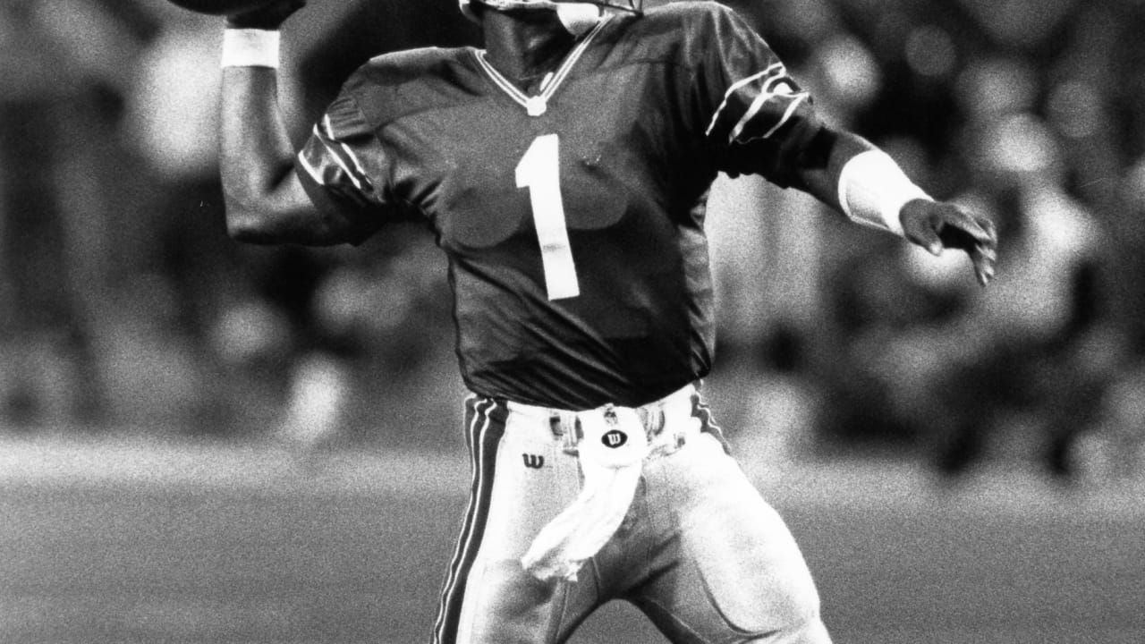 On this date: Warren Moon leads victory over playoff-bound 49ers