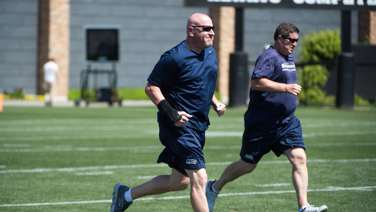 Seahawks Rookie Offensive Linemen Get First Taste of Coach Tom Cable