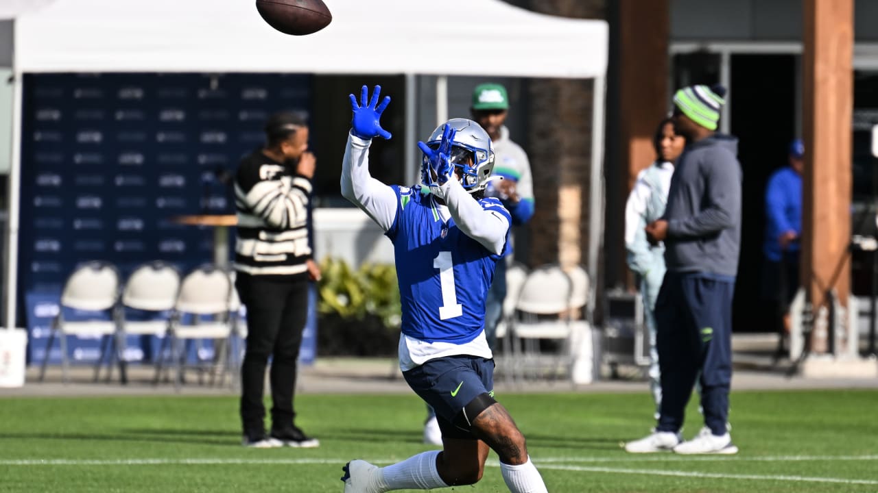 Seahawk Activate WR Dee Eskridge, Elevate T Jason Peters From Practice ...