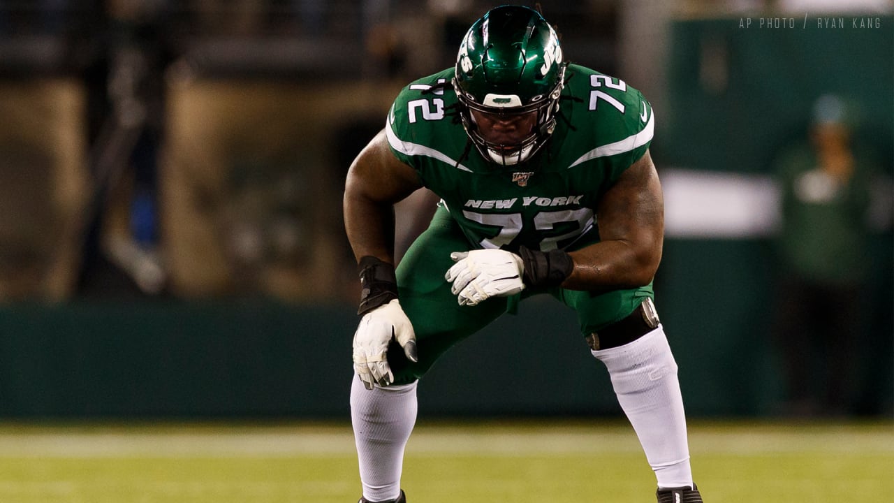 Seahawks Sign Offensive Tackle Brandon Shell