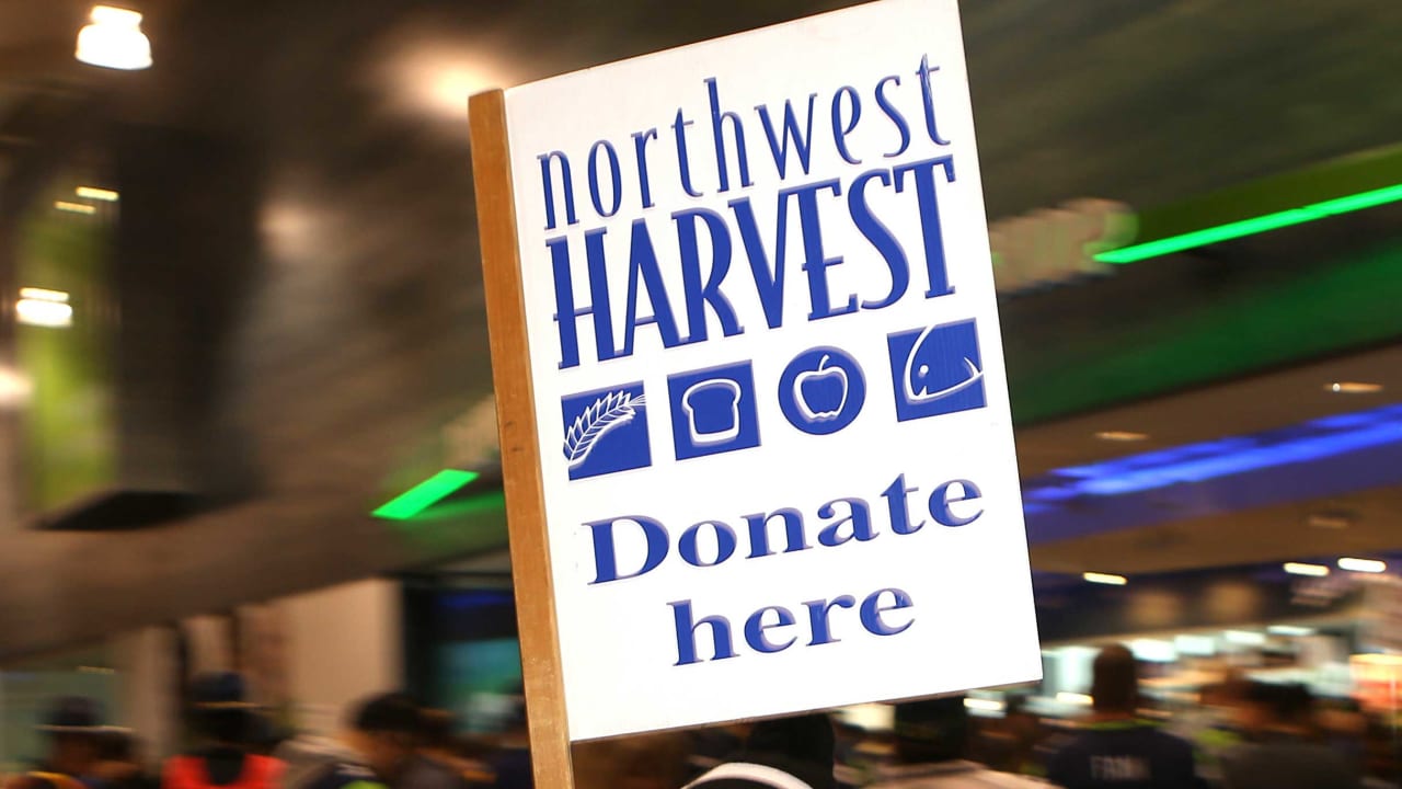 Seahawks, Northwest Harvest Combine To Tackle Hunger