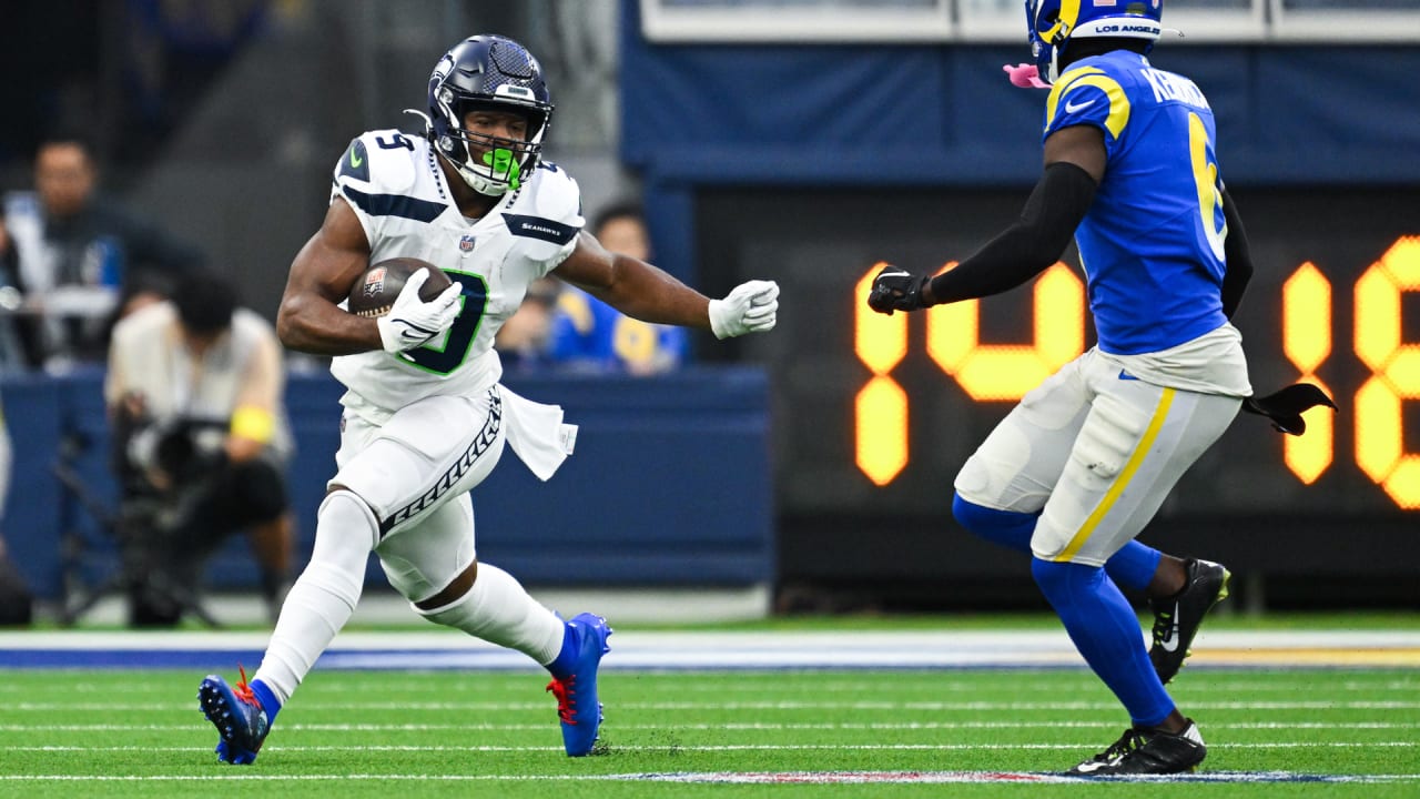 Kenneth Walker III Injures Ankle In Seahawks’ Week 13 Win Over Rams