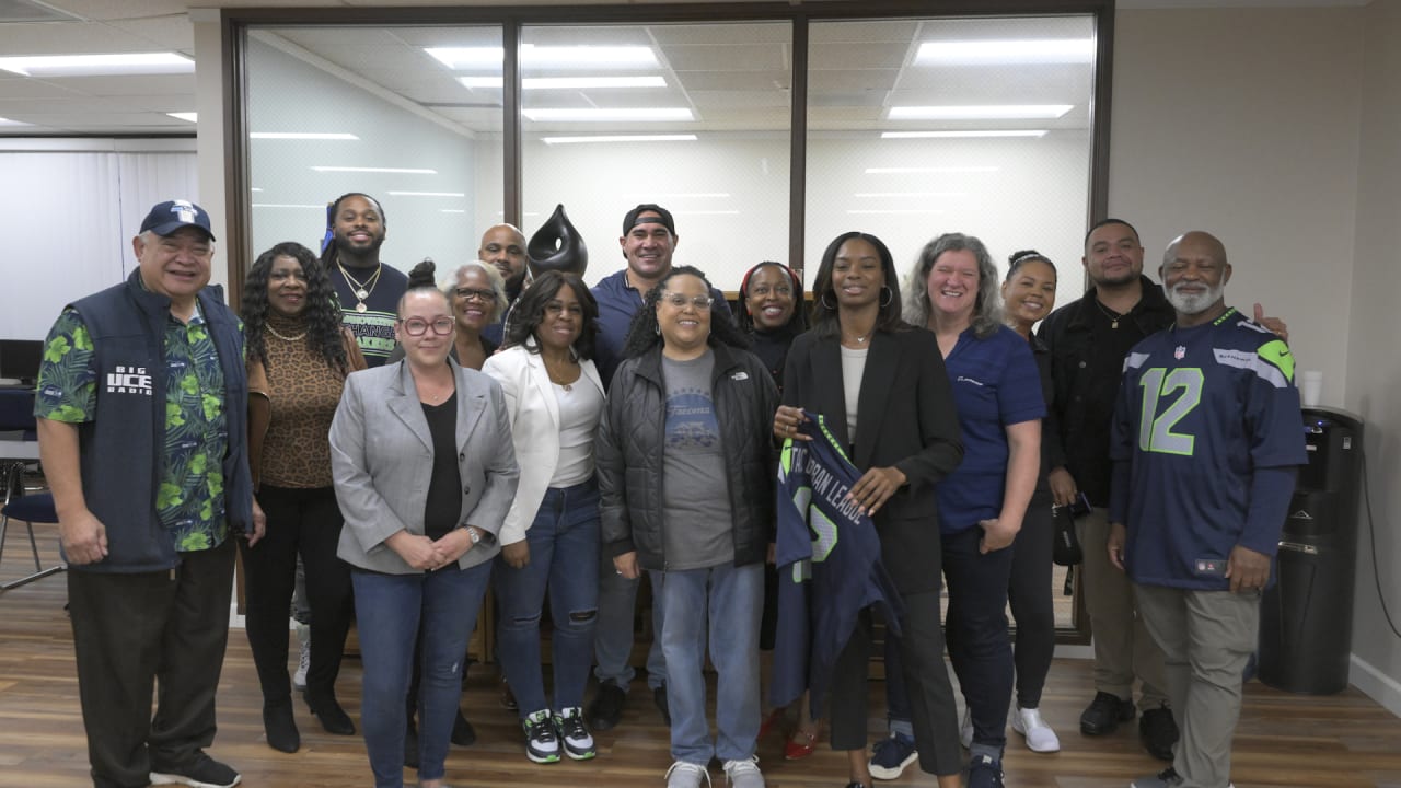 PHOTOS: Seahawks Visit Tacoma Urban League As Part Of Team Of Champions ...