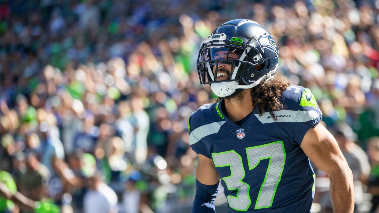 Seahawks Place Travis Homer On IR, Sign CB Xavier Crawford To 53-Man Roster
