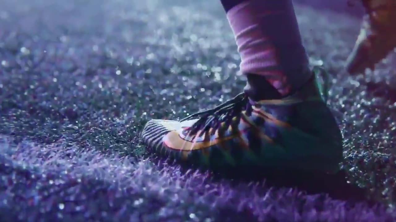 Seahawks QB Russell Wilson Debuts New Cleats In Nike Commercial