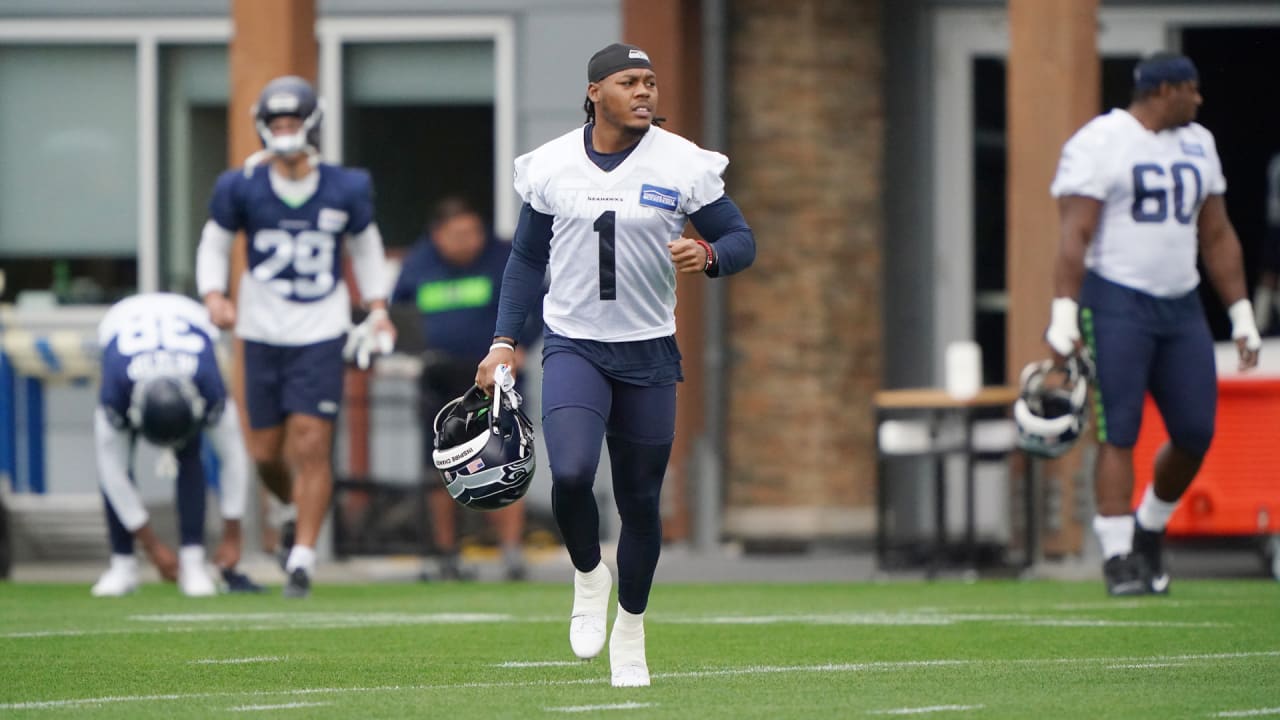 PHOTOS: Best Shots From Seahawks Practice - November 26