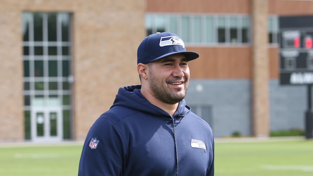 Friday Round-Up: Lofa Tatupu "Happy To Be Back" In The Pacific Northwest