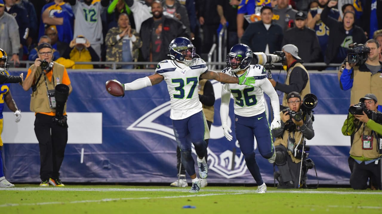 2019 Week 14: Quandre Diggs Gets Second Interception Of The Night