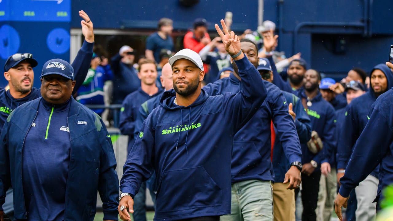 Common Threads: Top Players To Suit Up For Both The Seahawks & Giants