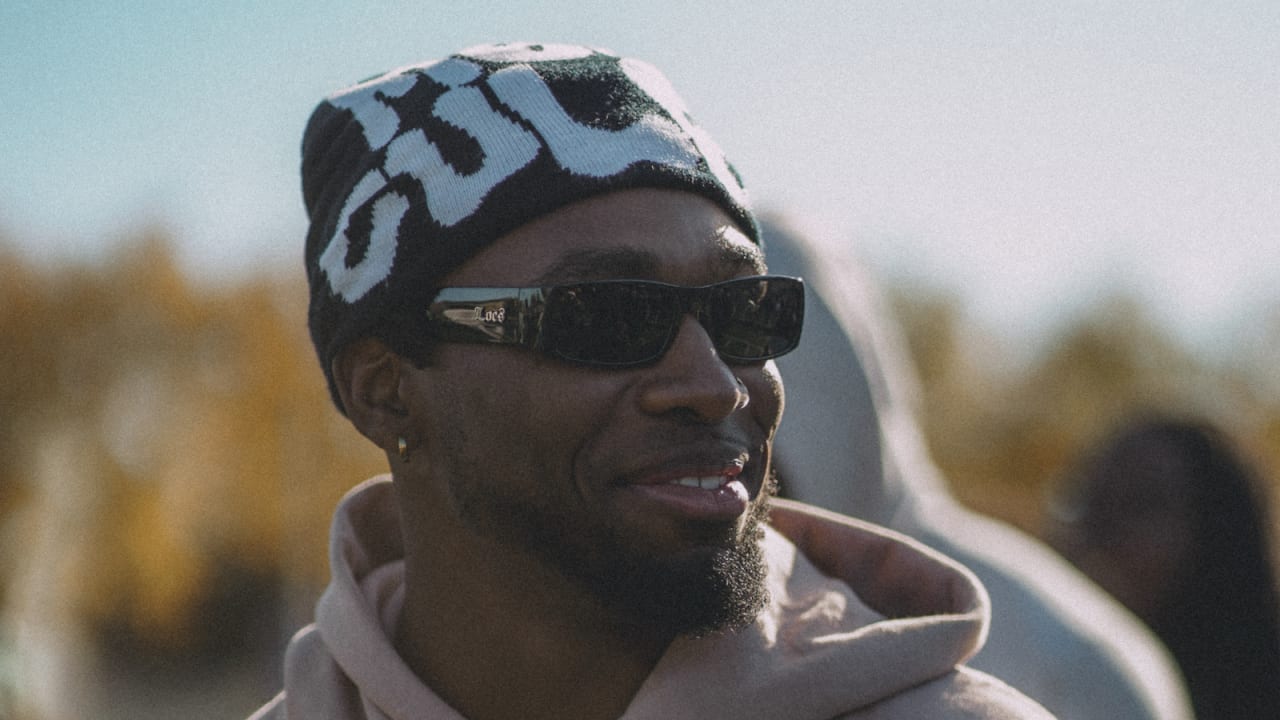 PHOTOS: YouTuber Deestroying Hosted One-On-One Tour In Seattle