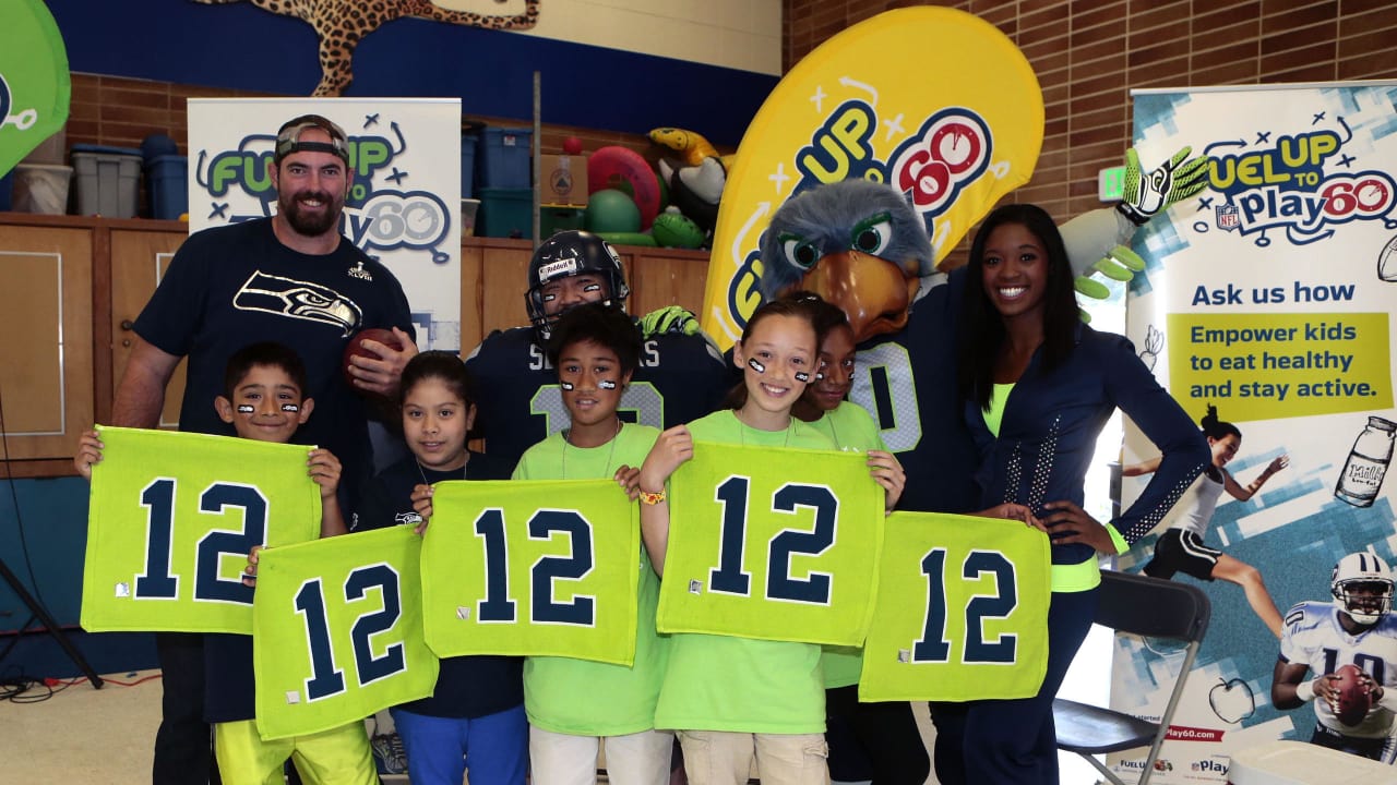 Photo Gallery - Max Unger visits Lake Grove Elementary