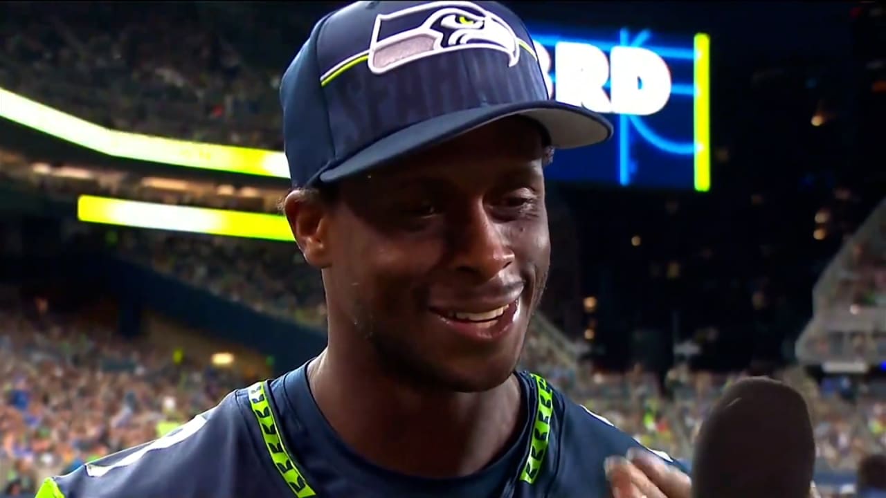 Seahawks Legend Michael Bennett Interviews Geno Smith During Preseason ...