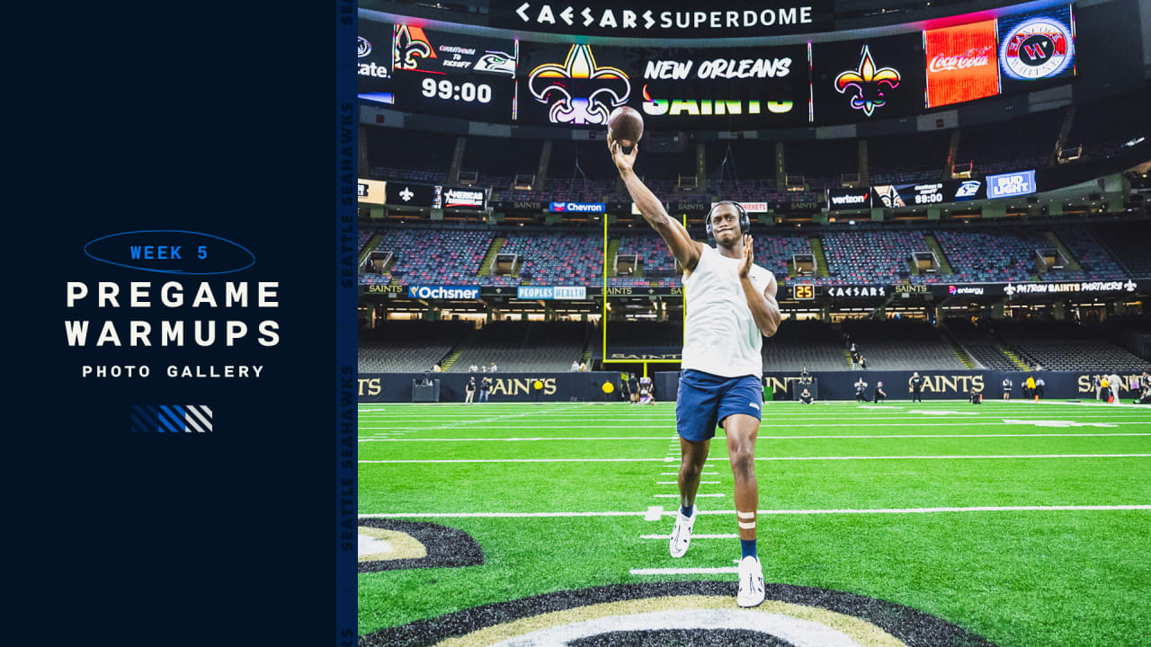 PHOTOS: Seahawks Warm Up To Face Saints During Week 5