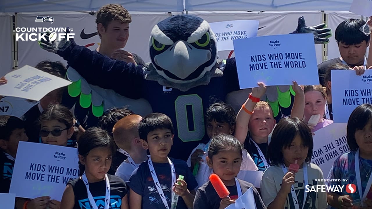 PHOTOS: Seahawks Visit Nike Campus To Celebrate Indigenous Peoples Day ...