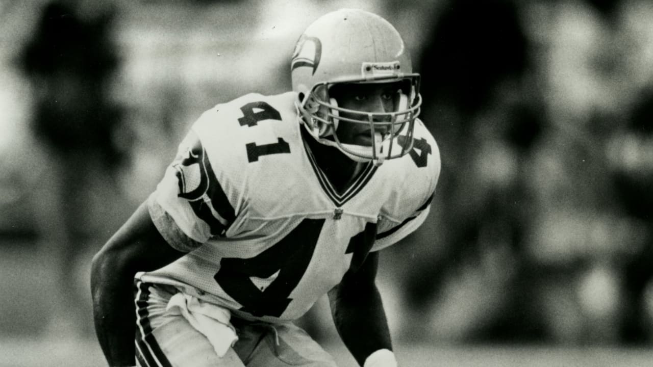 On this date: Eugene Robinson does it all in defense-fueled victory