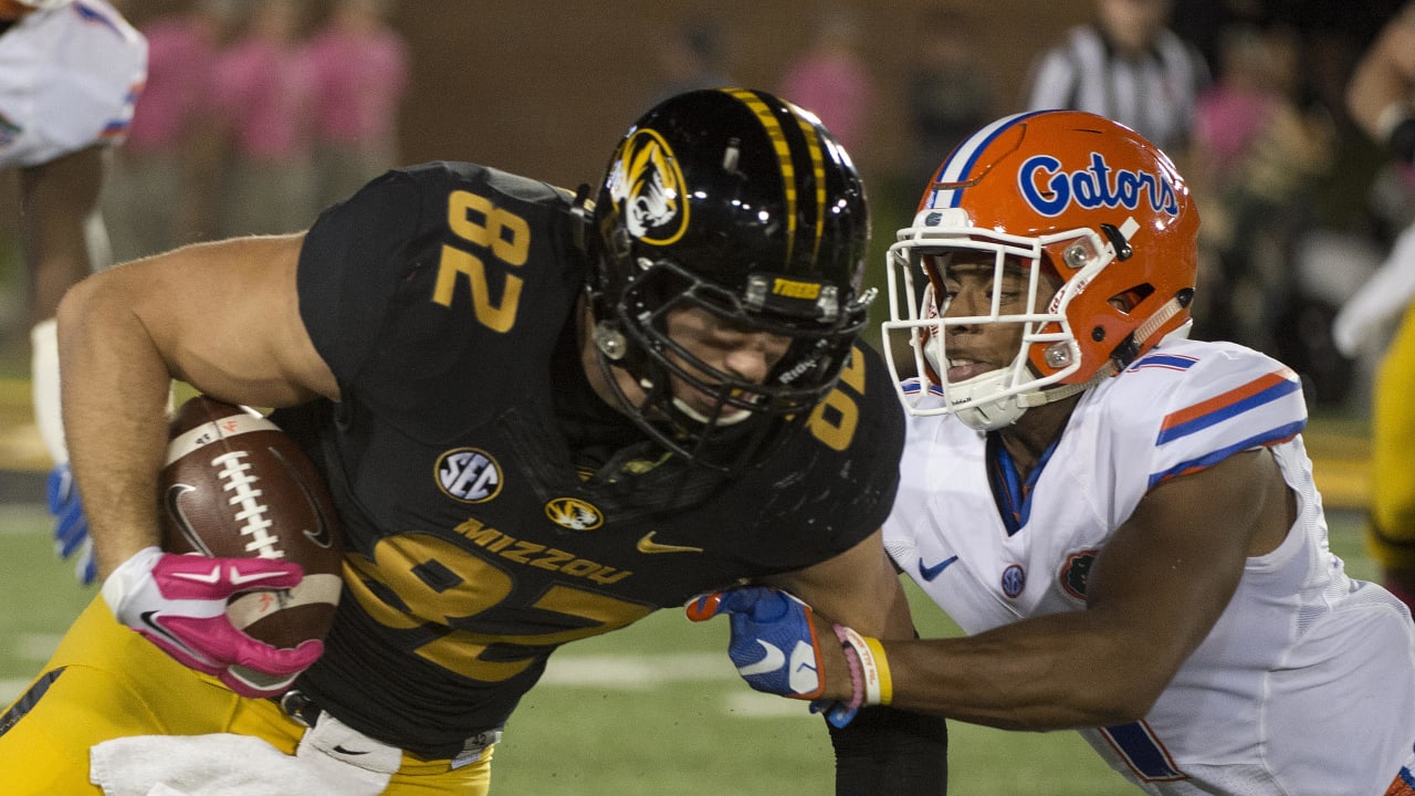 Seahawks Sign TE Clayton Echard, Waive/Injured WR Tyler Slavin