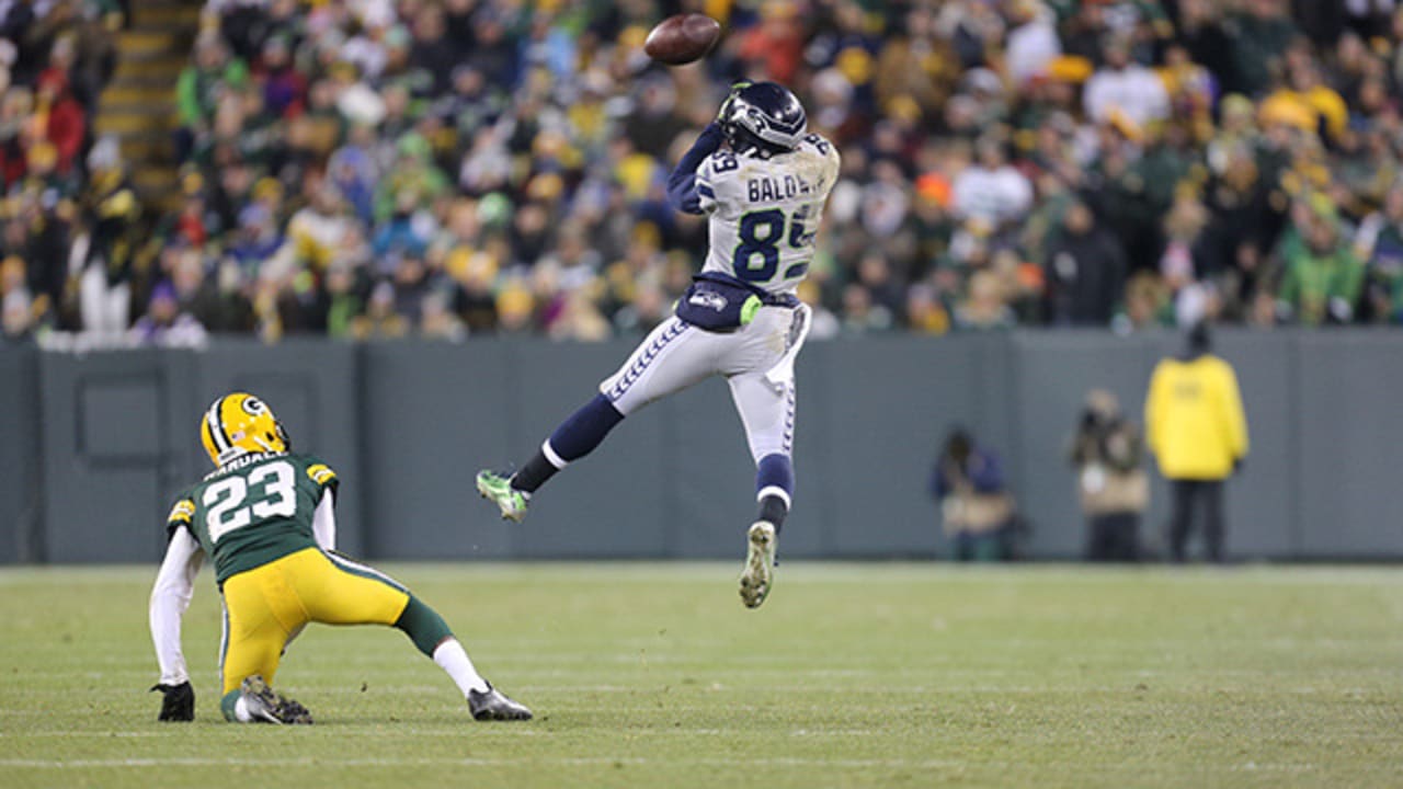 Russell Wilson Throws Fourth Interception